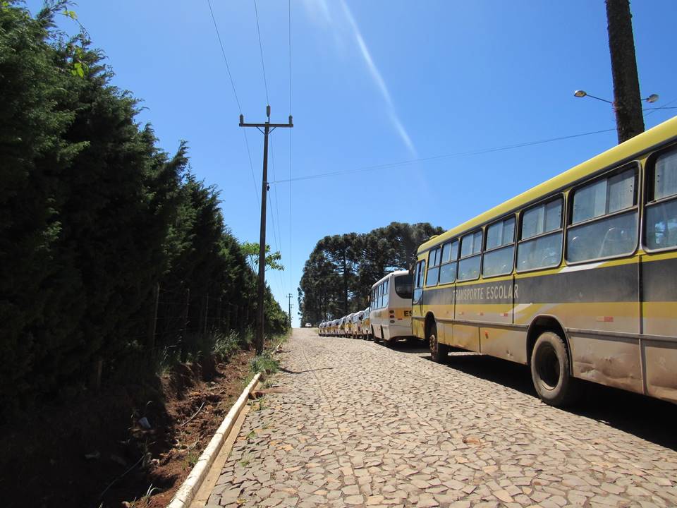 Frota Terceirizada passam por Vistoria - Prefeitura de Pinhão - PR