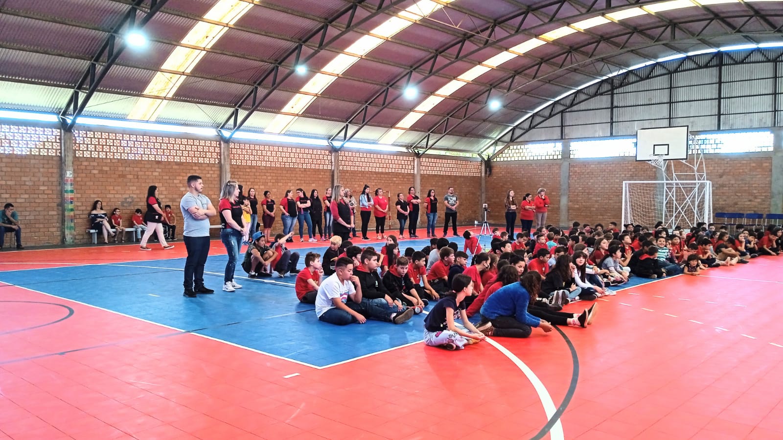 Prefeitura inaugura novo piso da Quadra de Esportes da Escola ...