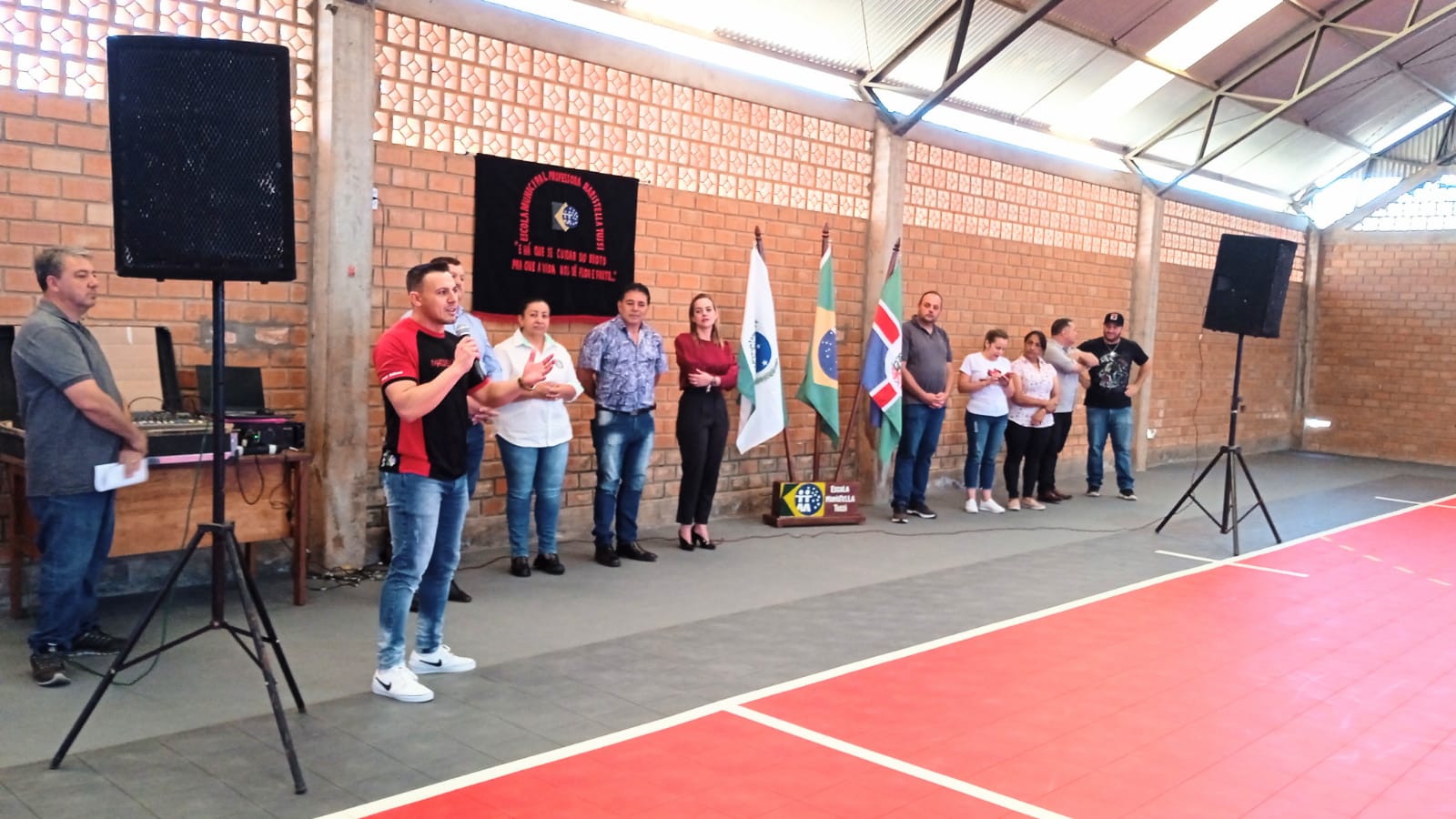 Prefeitura inaugura novo piso da Quadra de Esportes da Escola ...