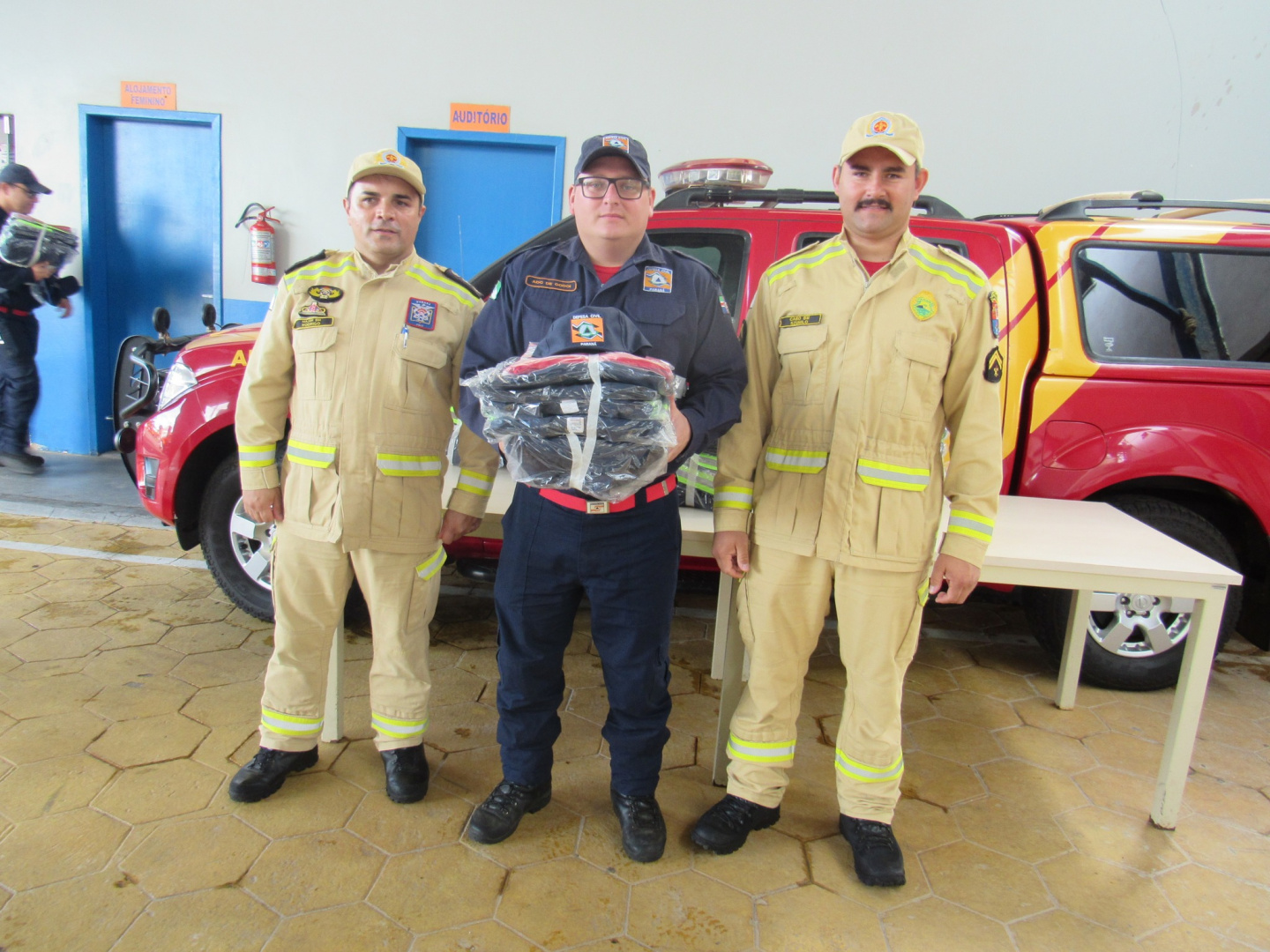 Brigada Comunitária de Pinhão Recebe novo Enfardamento - Prefeitura de ...